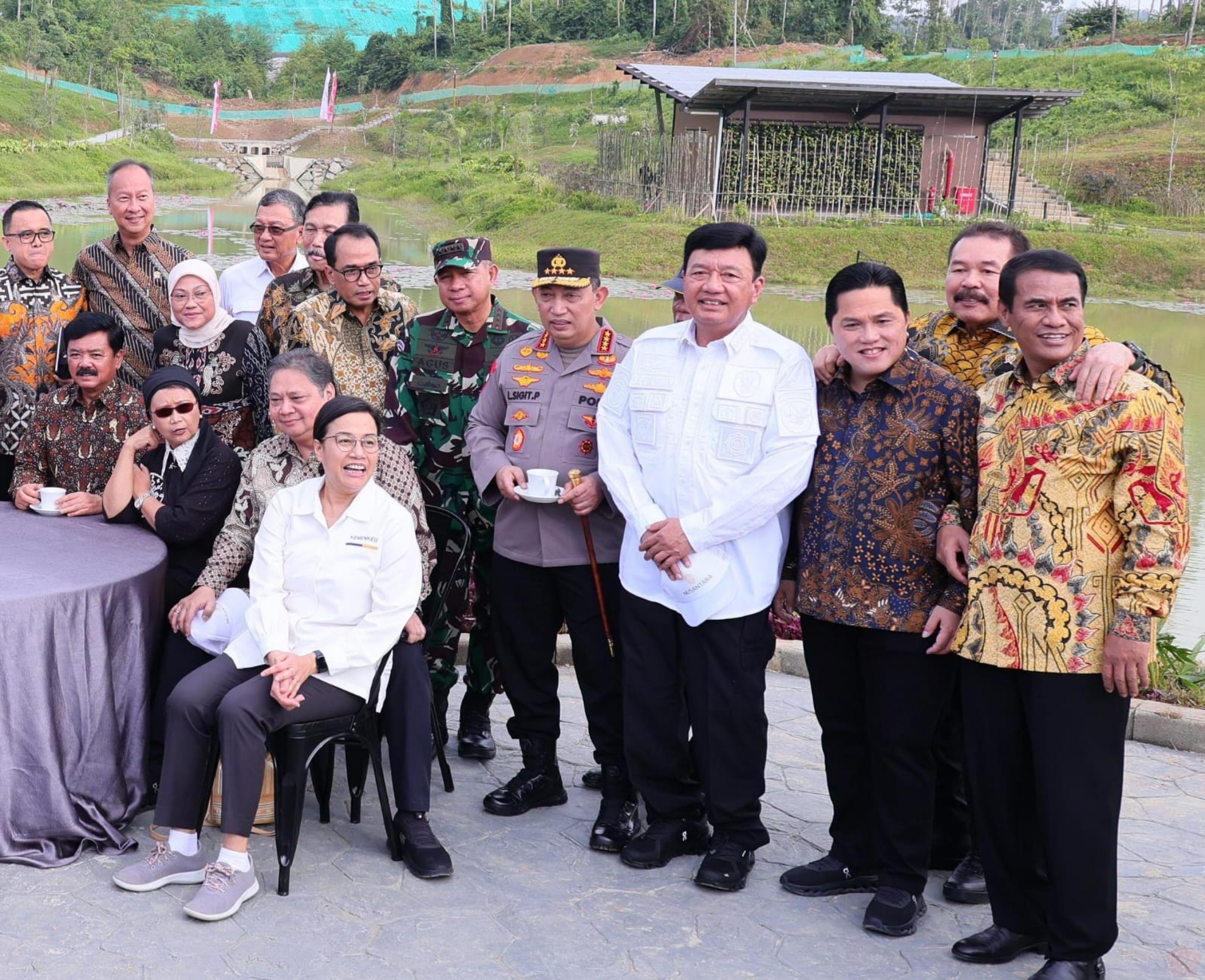 Panglima TNI Dampingi Presiden RI Tinjau Embung MBH Dan Sumbu ...