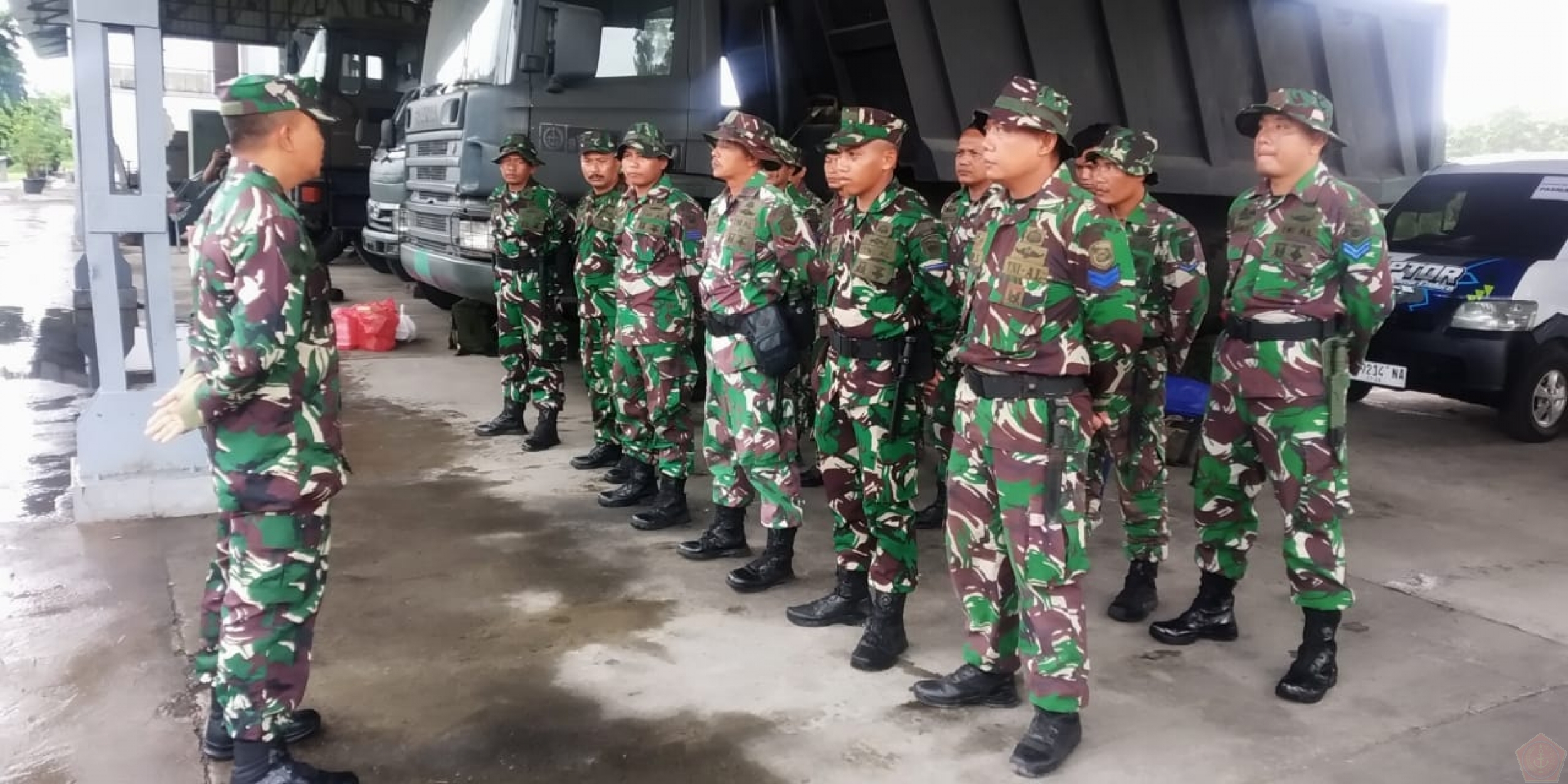 Tim Aju Dari Yonzeni 2 Marinir Melaksanakan Serpas Dan Sermat Dalam ...