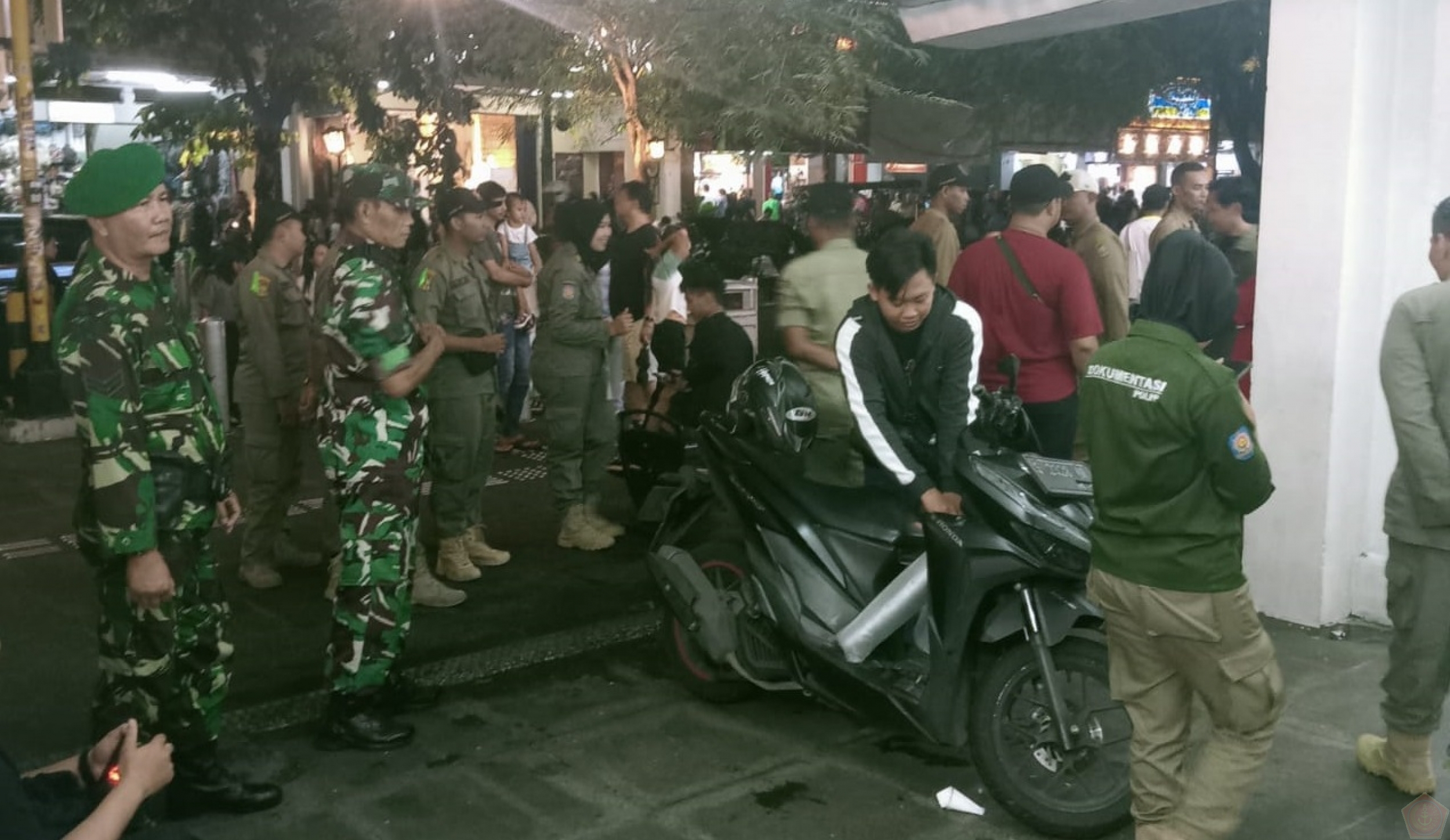 Bersama Pol-Pp Dan Linmas Kota Yogyakarta Kodim 0734 Yka Amankan Dan ... Bersama Pol-Pp Dan Linmas Kota Yogyakarta Kodim 0734 Yka Amankan Dan ...