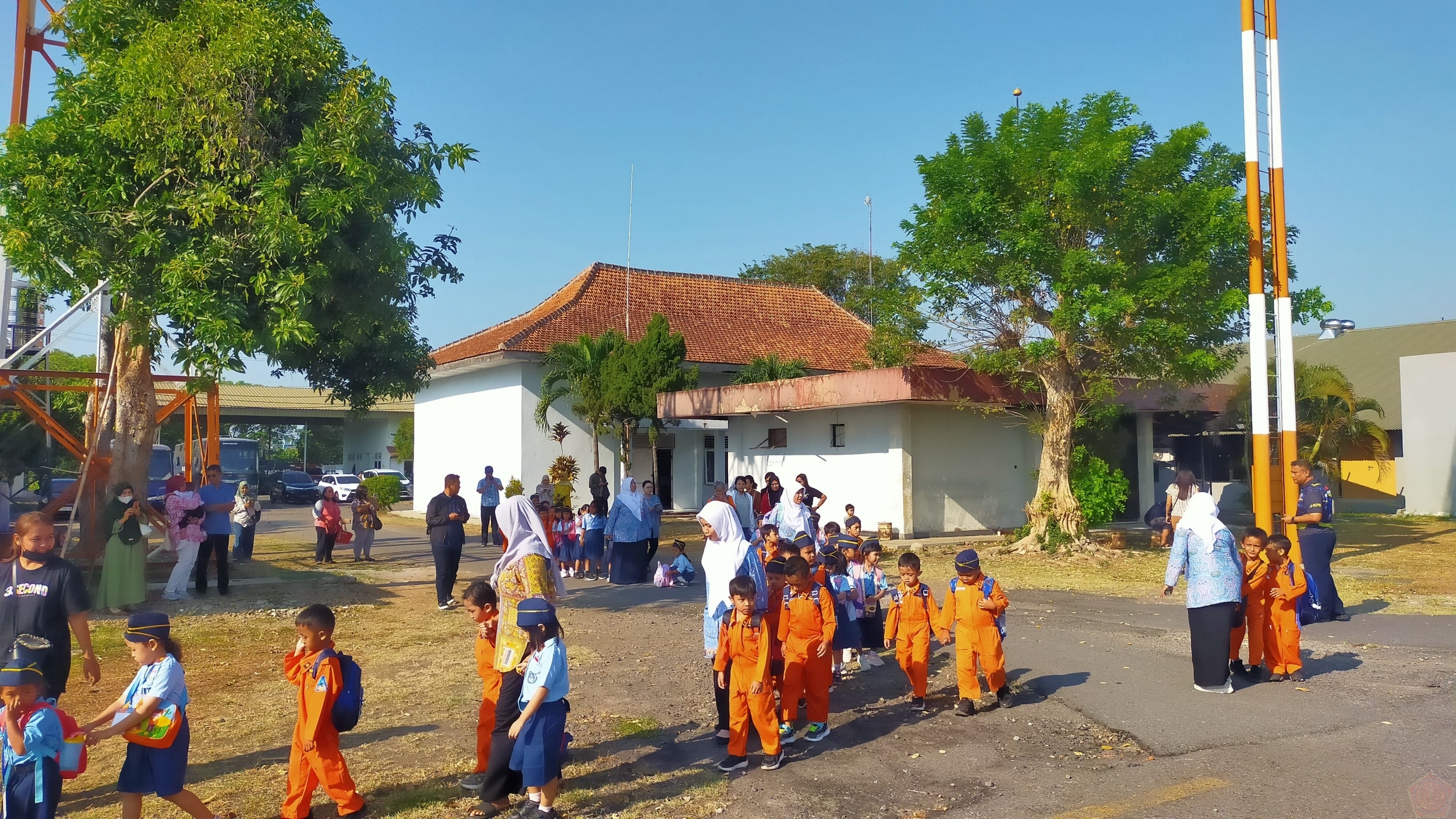 PAUD Dan TK Angkasa Kunjungi Military Apron Lanud Adi Soemarmo ...