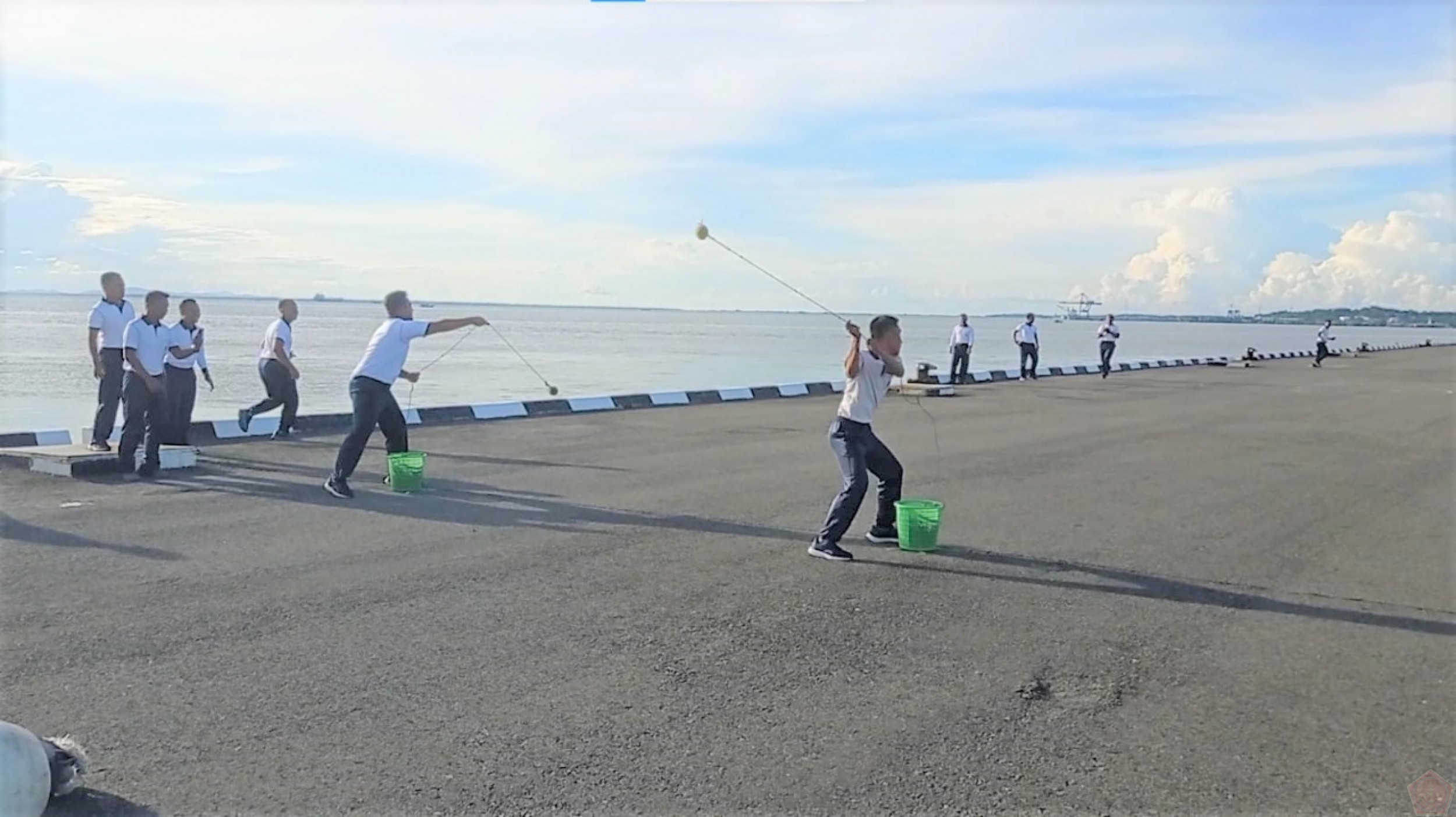 Jaga Kebugaran, KRI Ajak-653 Gelar Lomba Ketangkasaan | Website Tentara ...