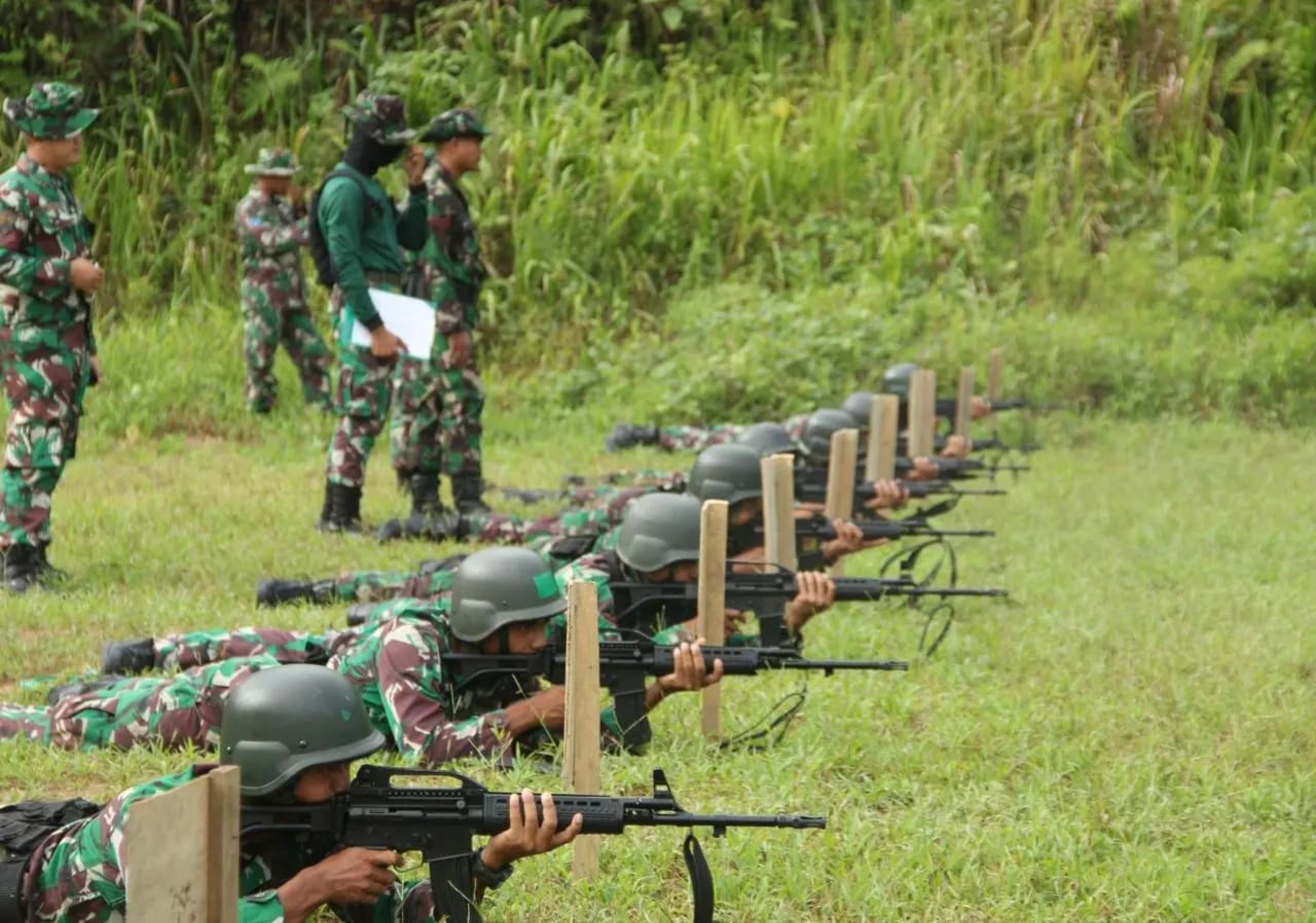 Prajurit Batalyon Howitzer 3 Marinir Laksanakan UNPD Menembak Senapan ...