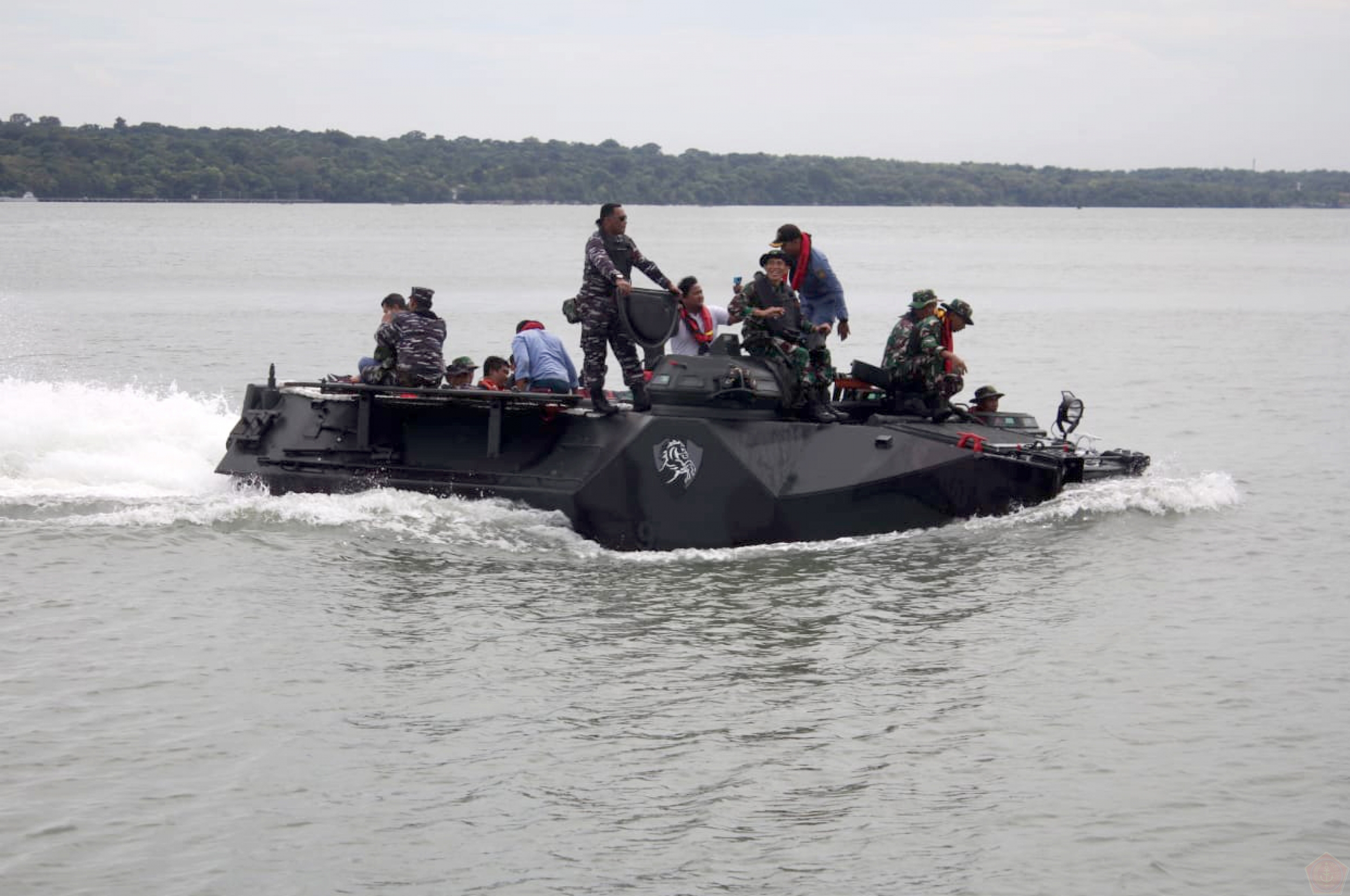 Ranpur Amfibi Yonranratfib 2 Marinir Uji Arung Laut Ranpur Amfibi Yonranratfib 2 Marinir Uji Arung Laut