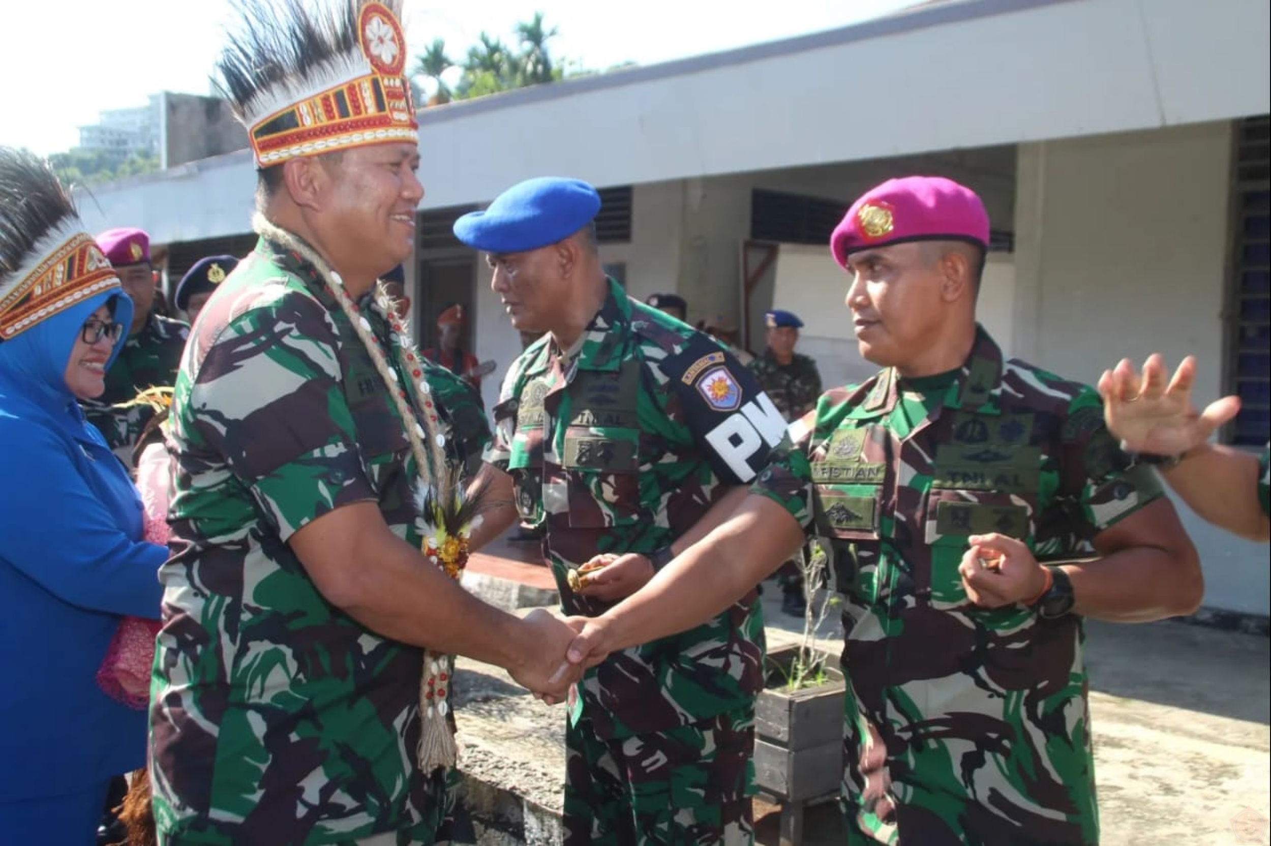 Danyonmarhanlan X Beserta Prajurit Terima Pengarahan Dalam Rangka Kunjungan Pangkoarmada III Di ...