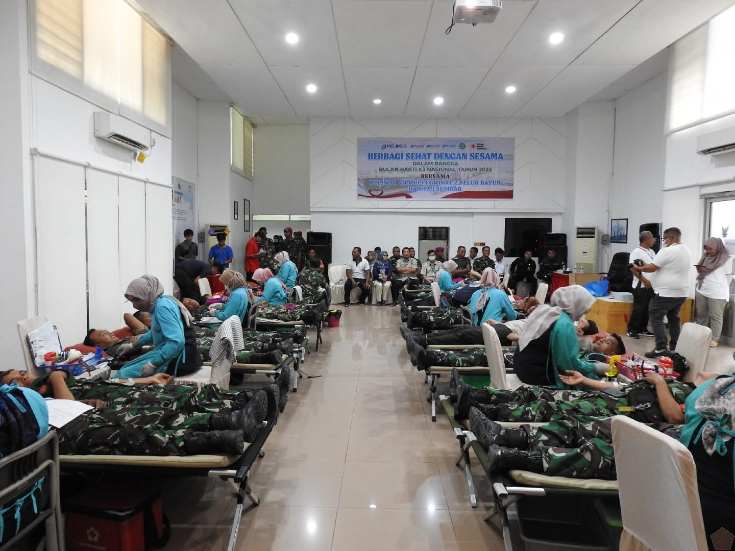 Bantu Sesama Prajurit Yonmarhanlan II Laksanakan Donor Darah | Website Tentara Nasional Indonesia