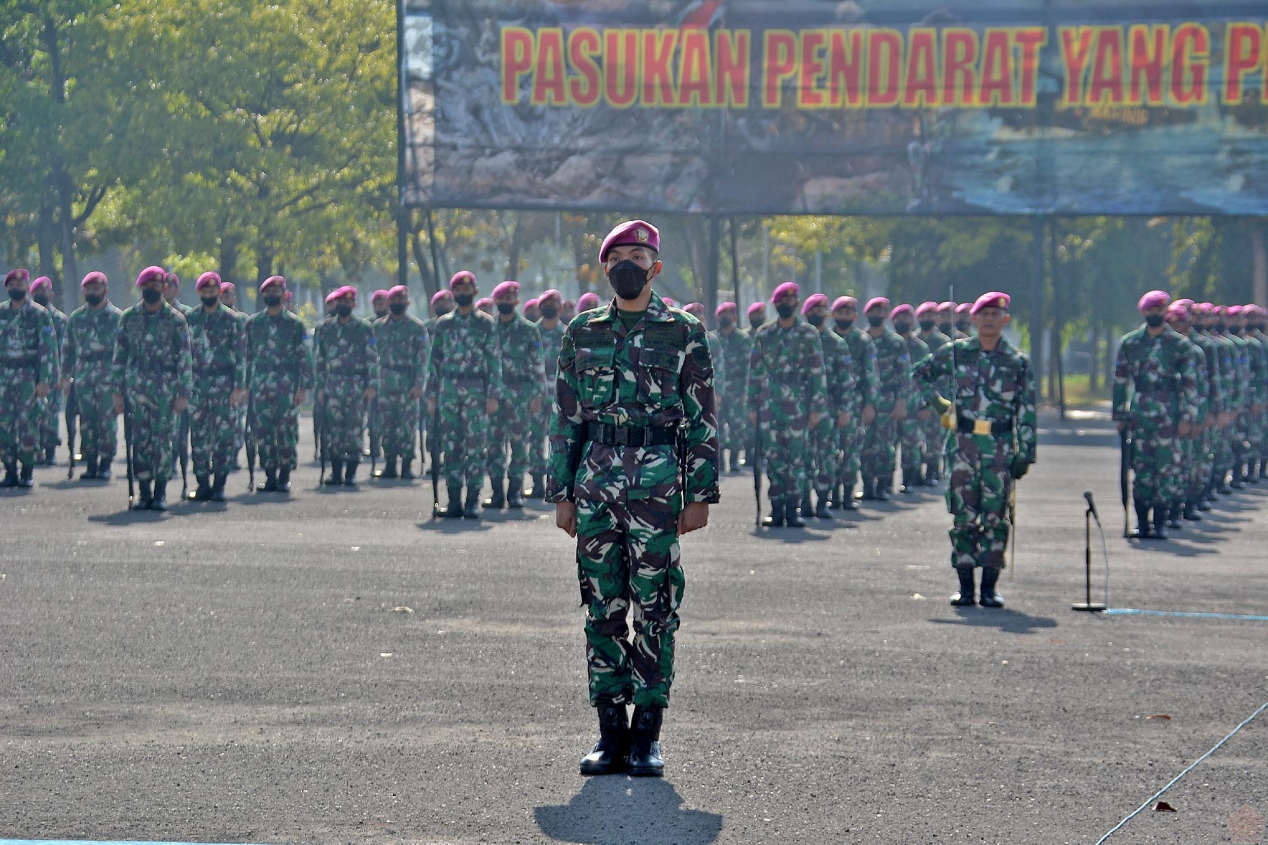 Dengan Penuh Hikmat, Prajurit Brigif 2 Marinir Laksanakan Upacara ...