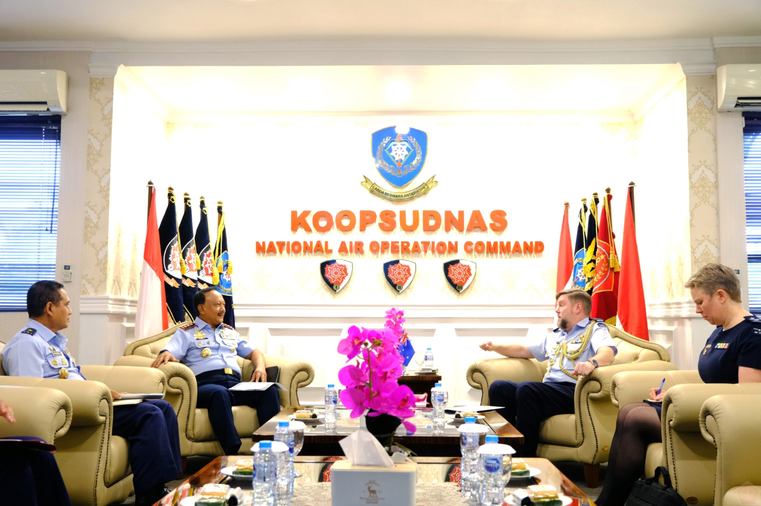 Pangkoopsudnas Terima CC Atase Udara Australia | Website Tentara ...