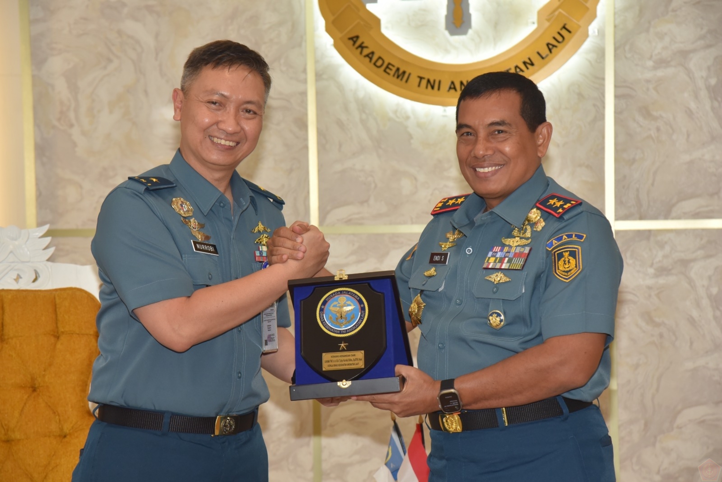 Pererat Hubungan Kerja, Gubernur AAL Terima Kunjungan Kerja Kadiskesal ...