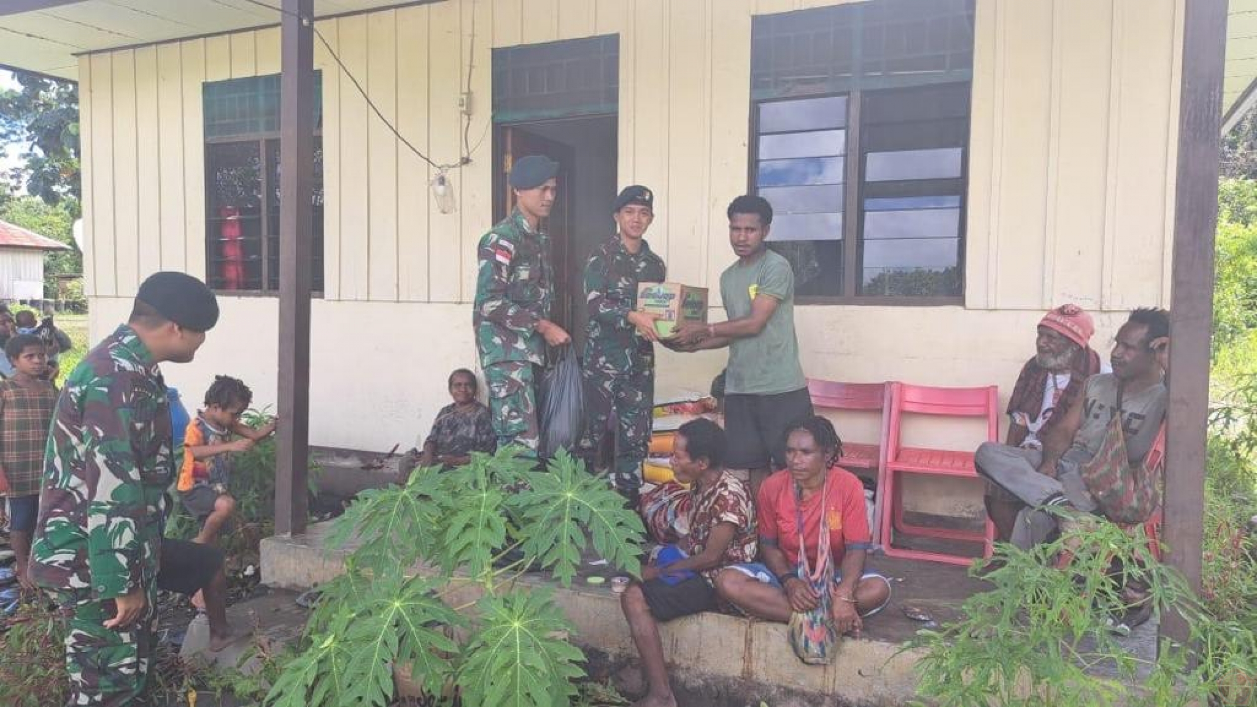 Gerak Cepat Satgas Yonif 200/BN Kunjungi Warga Yang Berduka Di Kampung ... Gerak Cepat Satgas Yonif 200/BN Kunjungi Warga Yang Berduka Di Kampung ...