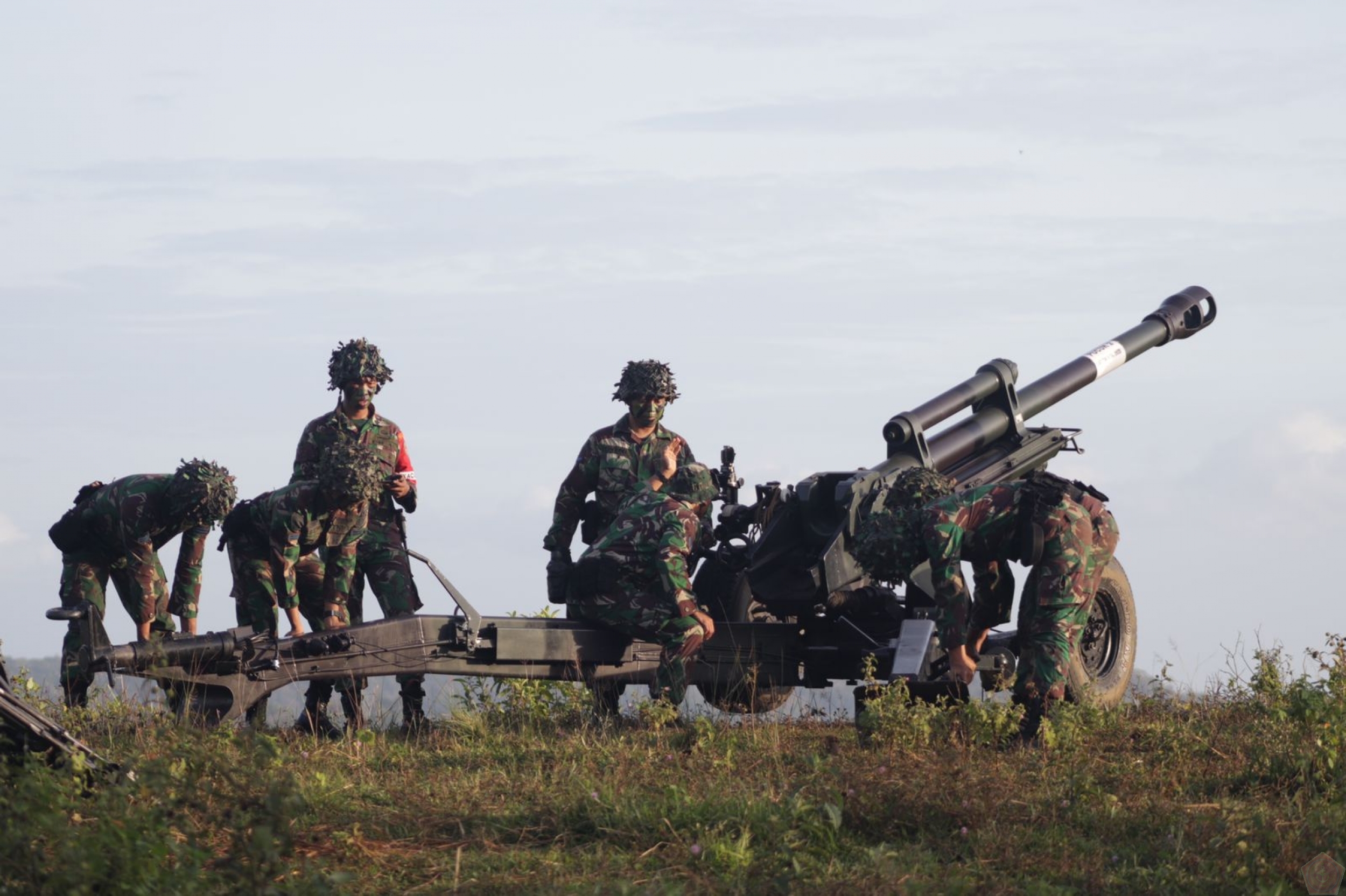 Yonhow 1 Mar Melaksanakan Penembakan Meriam Howitzer 105 MM | Website ...