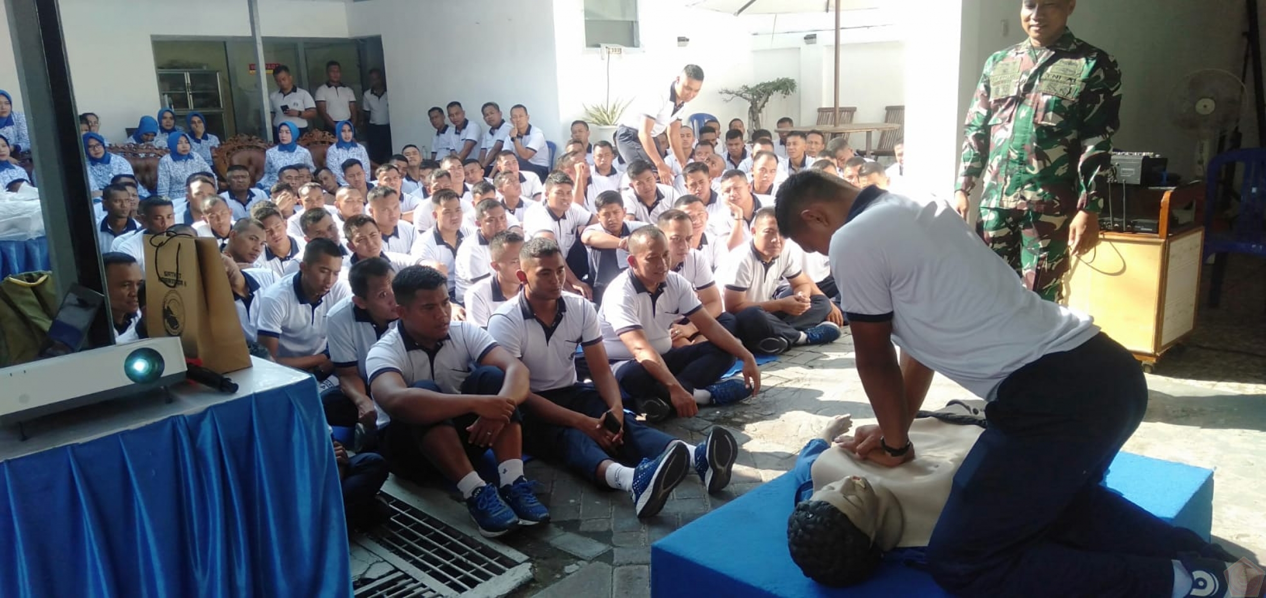 Prajurit Satkat Koarmada II Ikuti Penyuluhan Bantuan Hidup Dasar ...