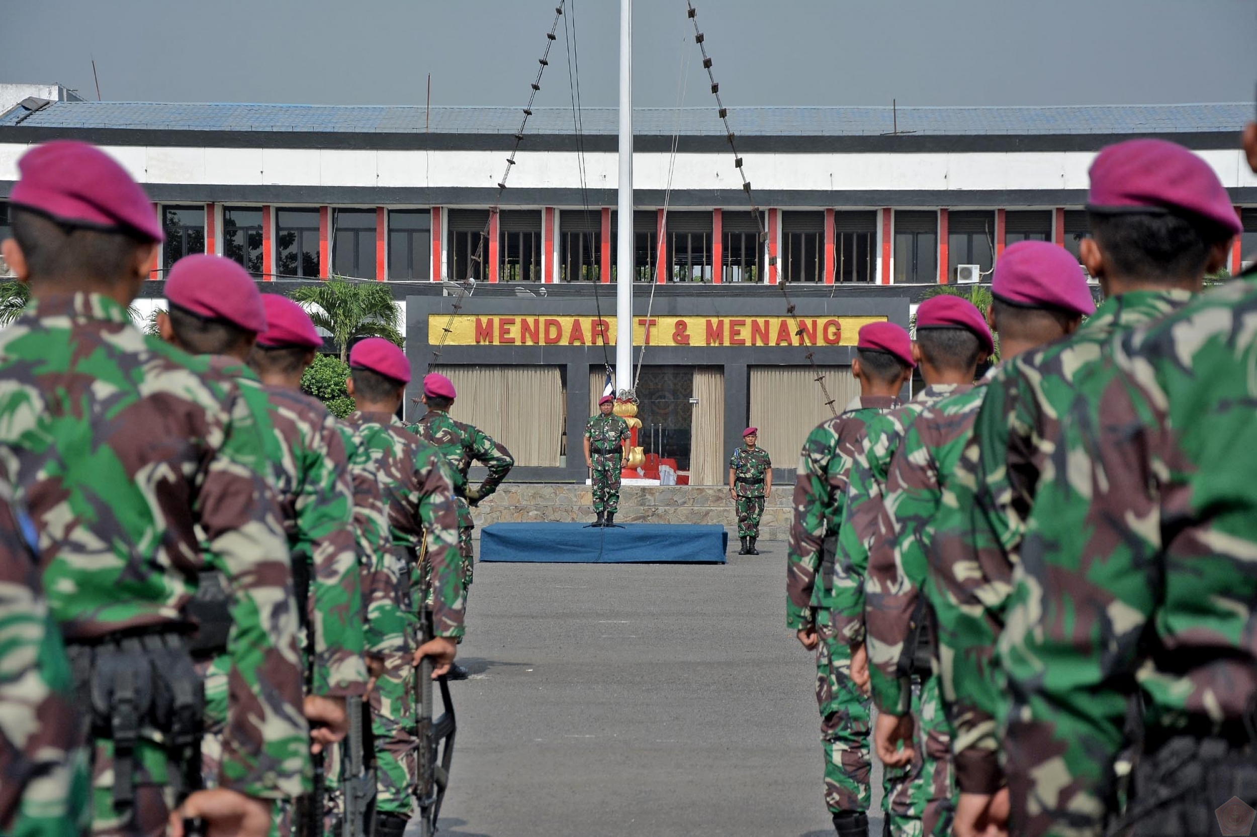 Prajurit Dan PNS Brigif 2 Marinir Laksanakan Upacara Bendera | Website ...