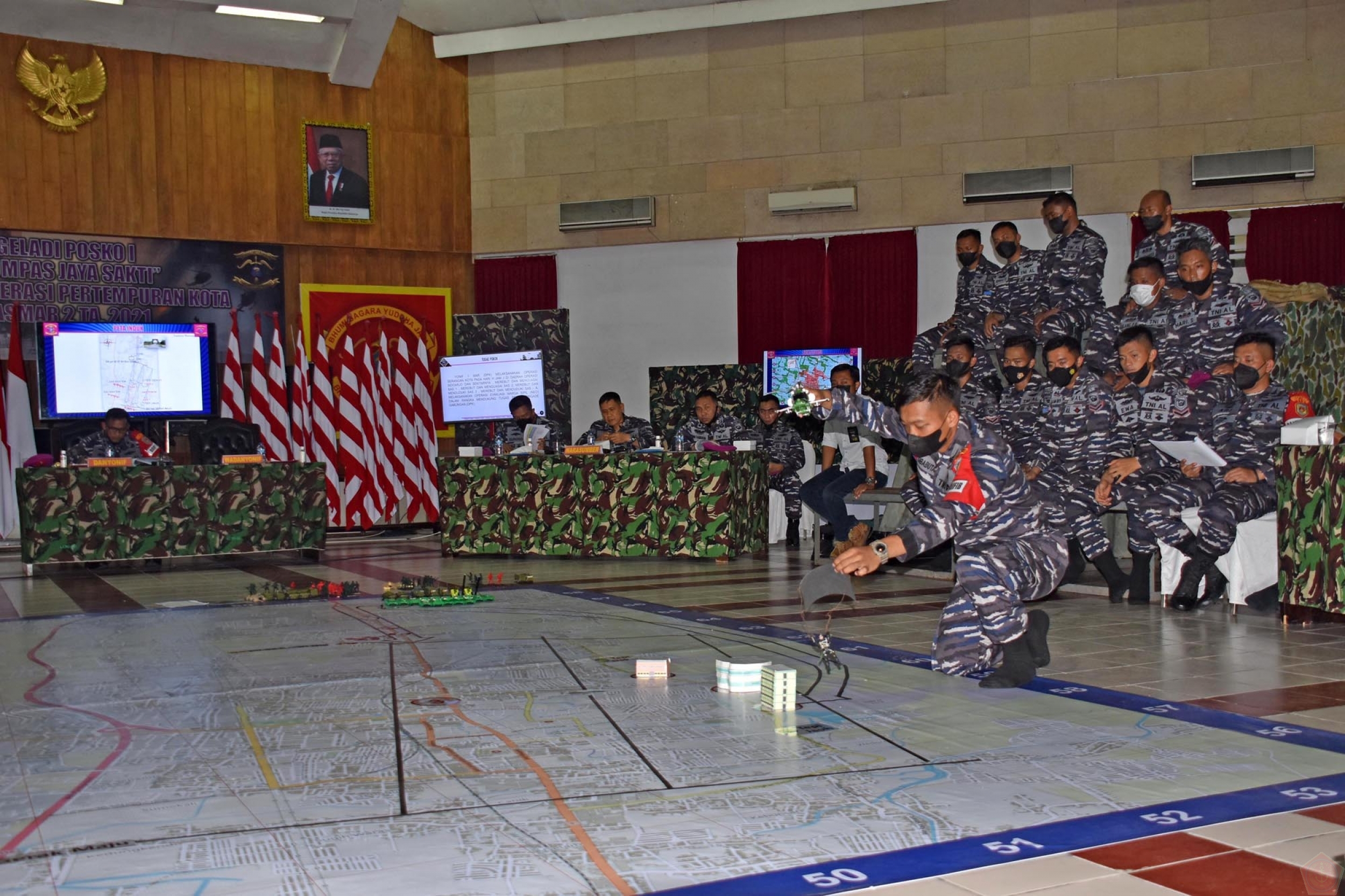 Gladi Posko 1 Latihan Pertempuran Kota Masuki Tahap Tactical Floor Game ...
