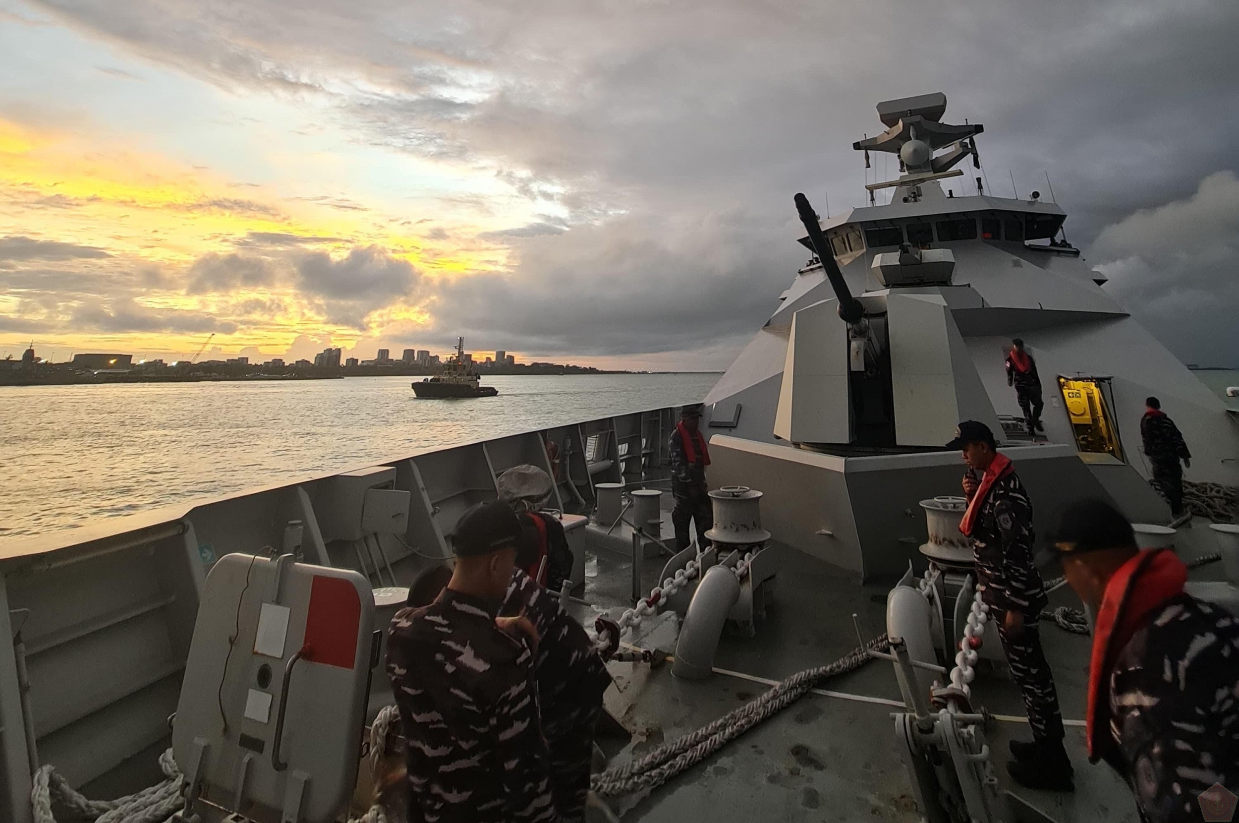 Dengan Penuh Kebanggaan, KRI I Gusti Ngurah Rai-332 Kembali Ke Tanah ...