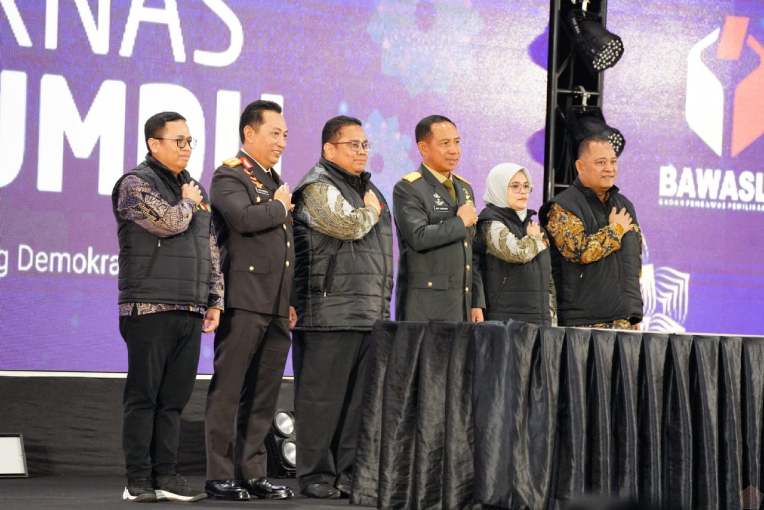 Komitmen Netralitas TNI Pada Pemilu 2024, Panglima TNI Hadiri Deklarasi ... Komitmen Netralitas TNI Pada Pemilu 2024, Panglima TNI Hadiri Deklarasi ...